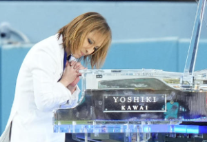 YOSHIKIのKAWAI(カワイ)クリスタルピアノの値段は？世界に何台ある？ | ウラピヨニュース